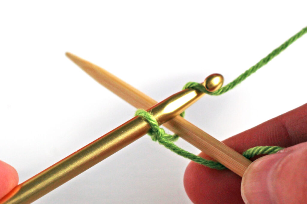 Crochet cast-on method - a left-handed knitting tutorial